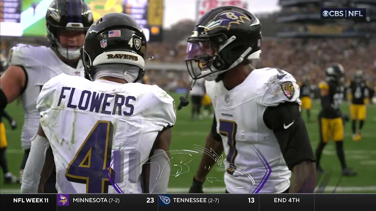 Baltimore Ravens quarterback Lamar Jackson's 16-yard TD pass to wide receiver Zay Flowers trims ...