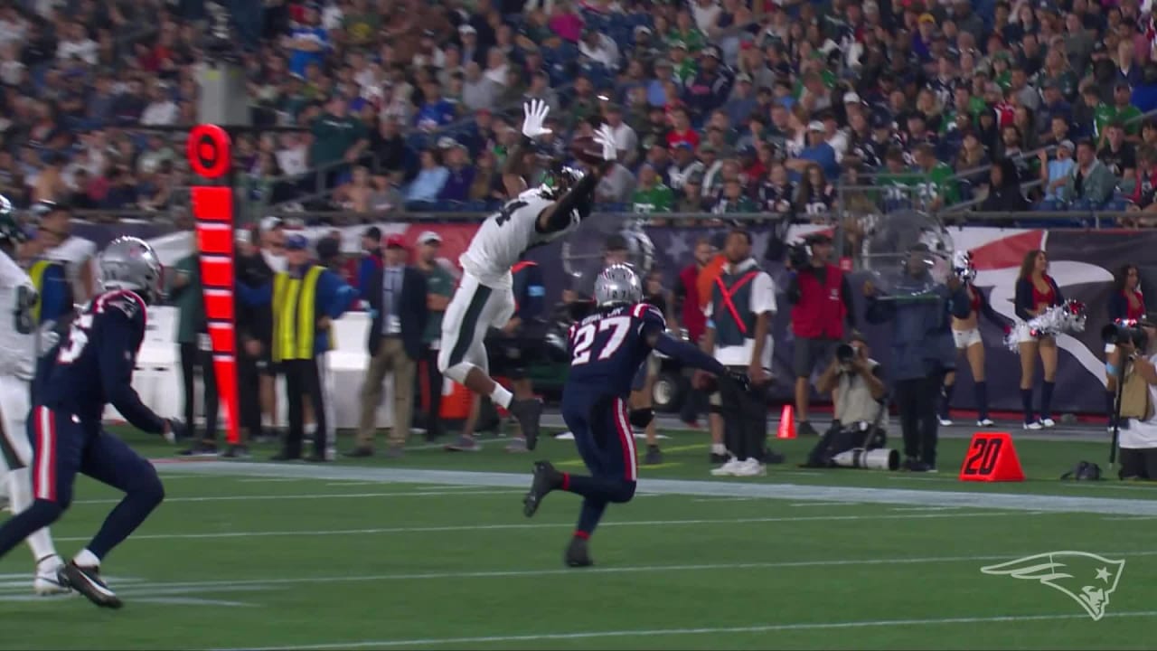 Philadelphia Eagles tight end E.J. Jenkins' personal elevator goes WAY ...