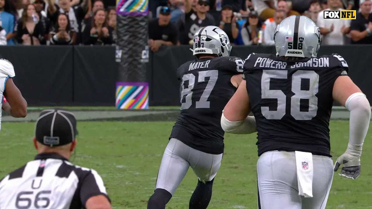 Las Vegas Raiders' play-action fake to running back Ashton Jeanty ...