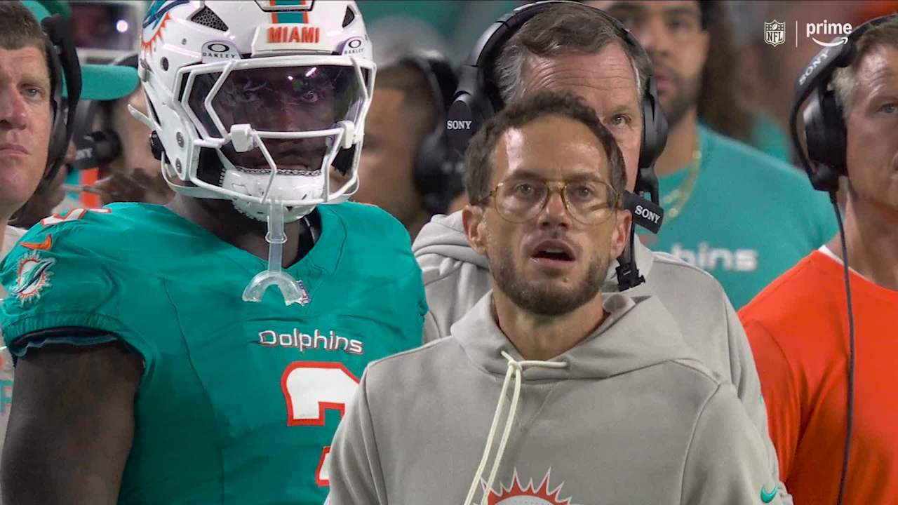 Miami Dolphins kicker Riley Patterson shanks a 35-yard field goal wide ...