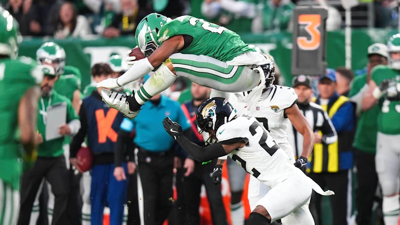 Eagles HC Nick Sirianni on Saquon Barkley's reverse leapfrog: 'It was the best play I've ever seen'