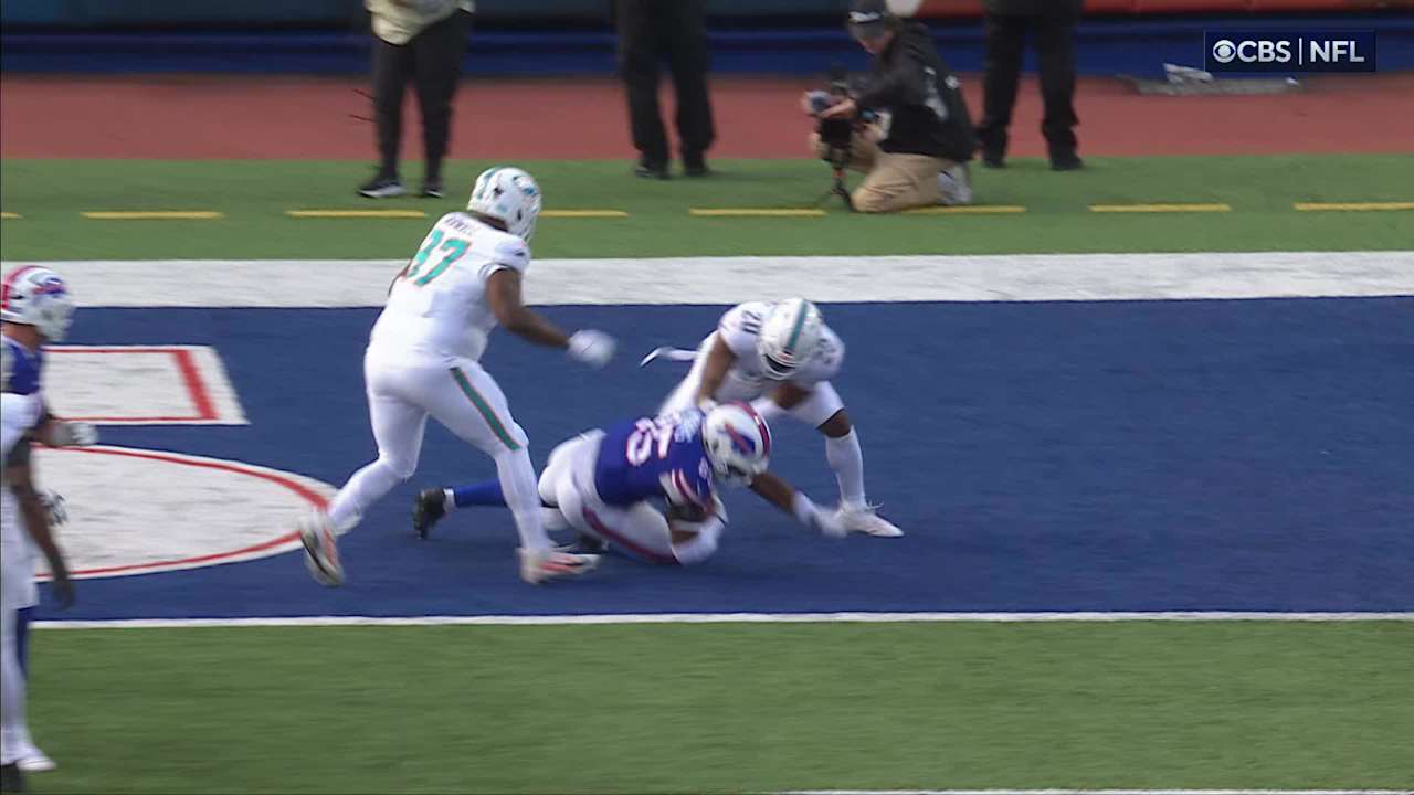 Buffalo Bills quarterback Josh Allen's third touchdown pass goes for 2 yards to tight end ...