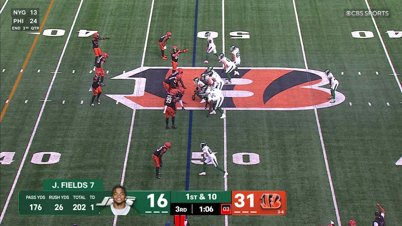 Breece Lightning! New York Jets running back Breece Hall speeds down ...