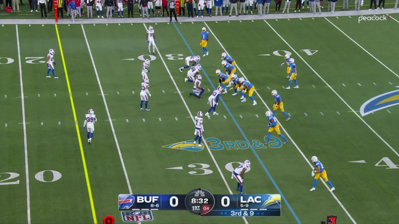 Los Angeles Chargers quarterback Easton Stick's third-down completion ...