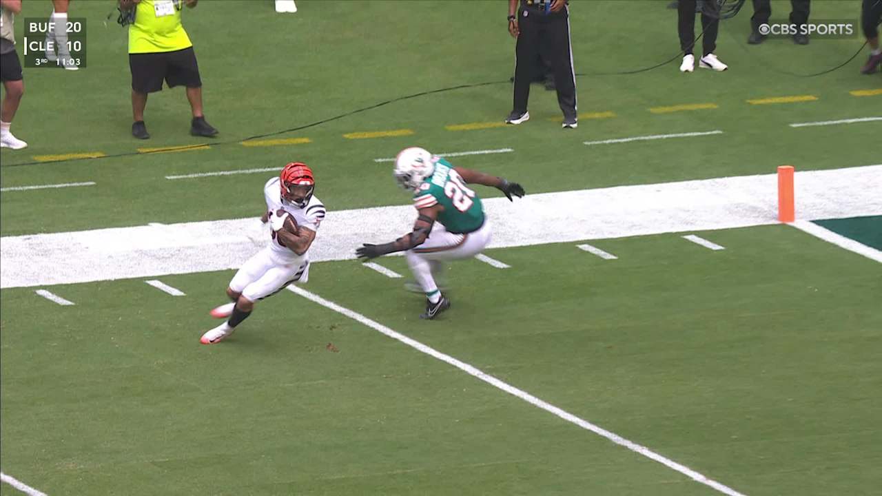 Cincinnati Bengals running back Chase Brown's stop, skirt, and scamper ...