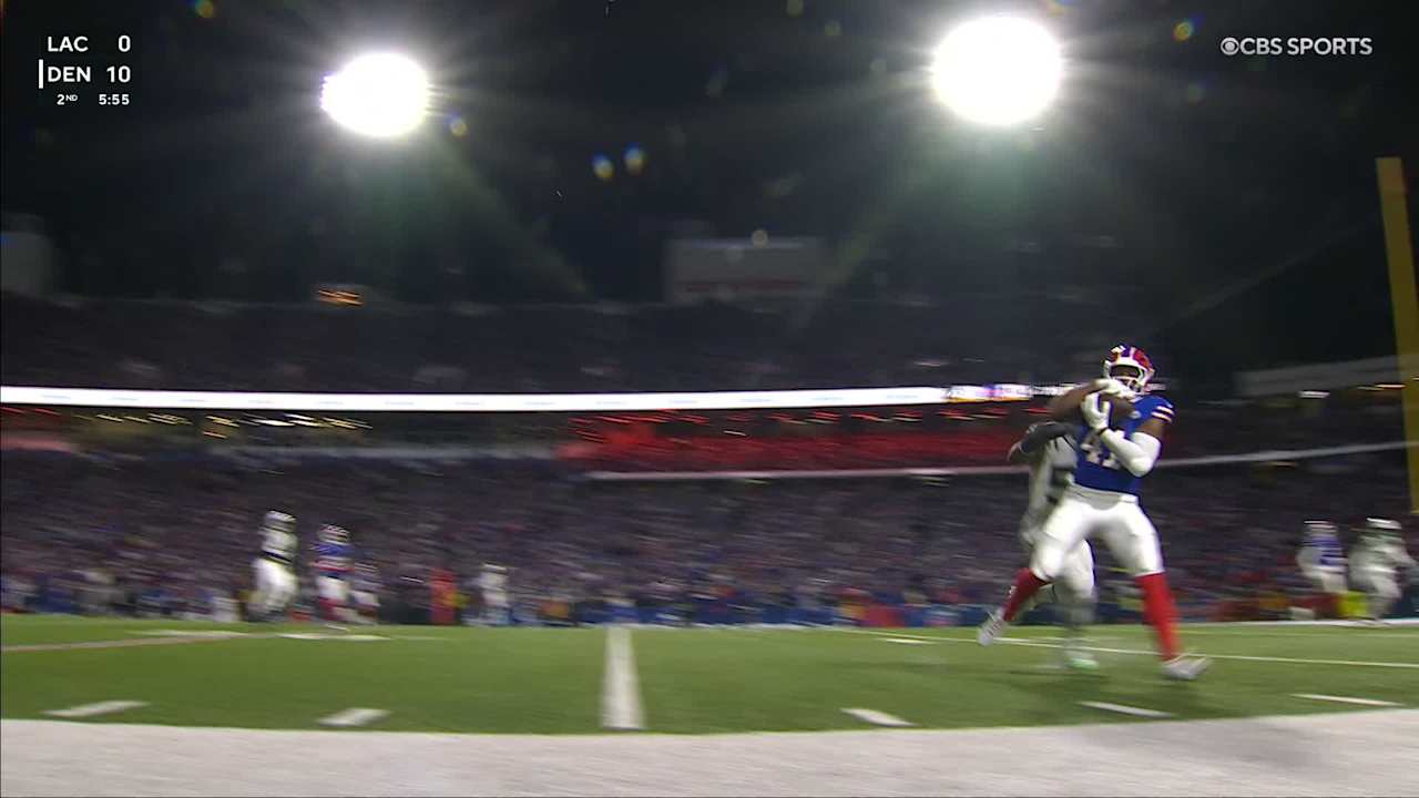 Buffalo Bills quarterback Mitchell Trubisky floats 22-yard toss to the ...