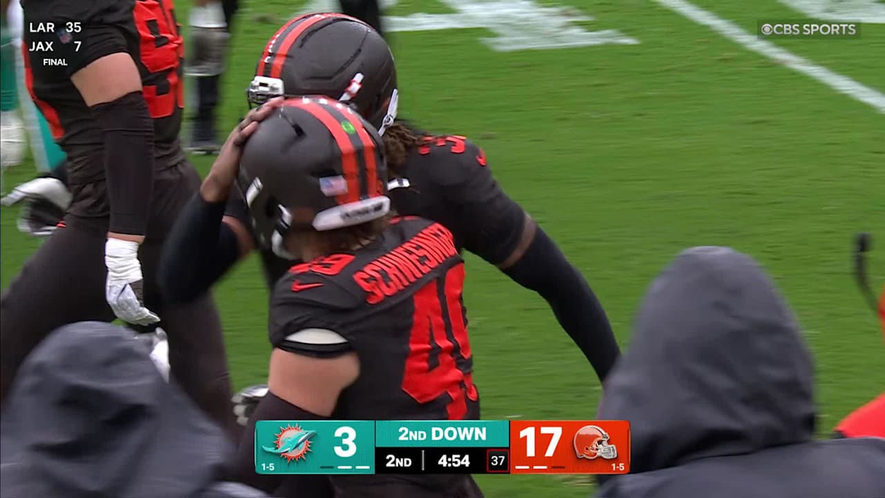 Cleveland Browns linebacker Carson Schwesinger throws Miami Dolphins ...