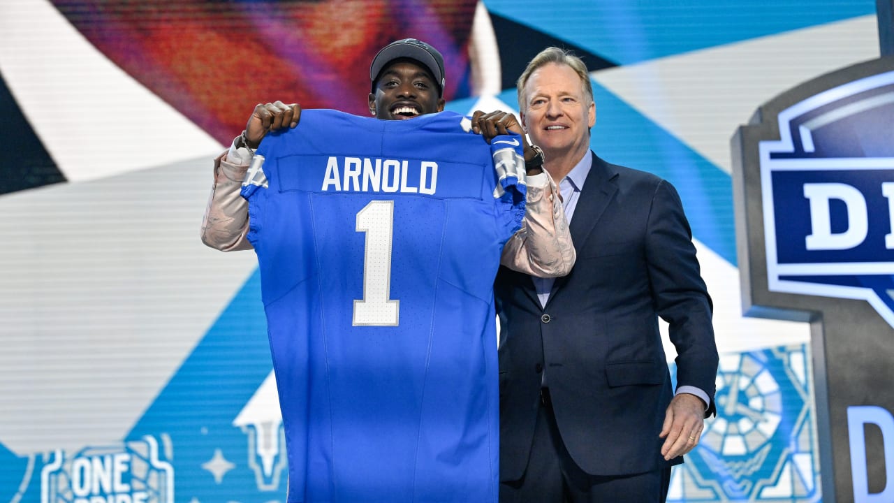 Lions trade up to select Alabama CB Terrion Arnold at No. 24 overall in ...