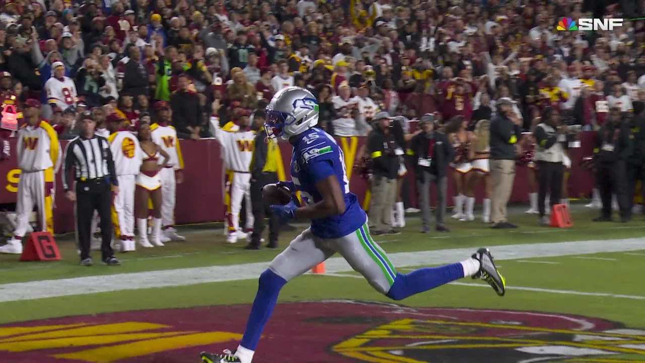 Seattle Seahawks quarterback Sam Darnold's 25-yard touchdown launch to ...