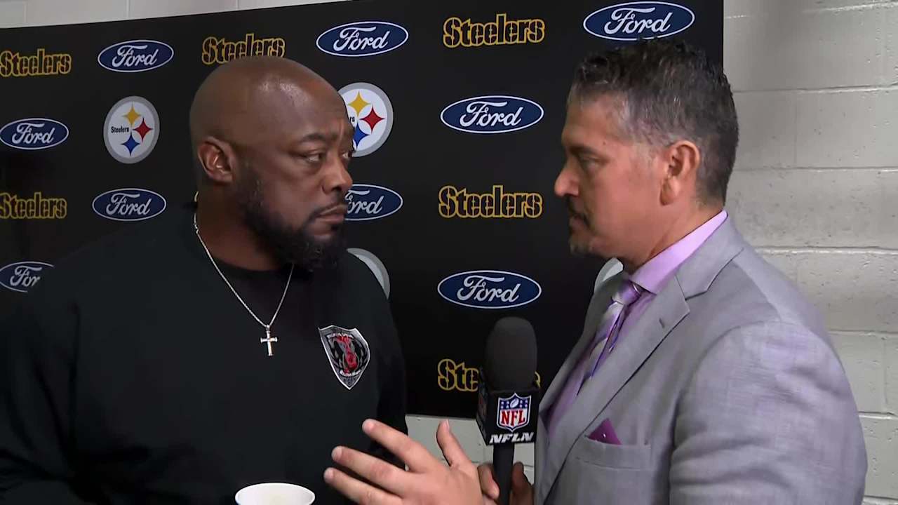 Pittsburgh Steelers head coach Mike Tomlin talks with Omar Ruiz ahead ...