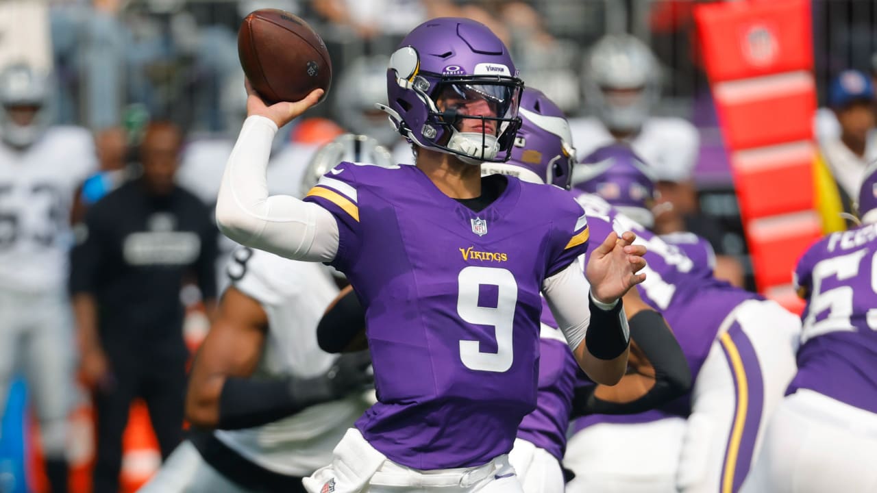 Vikings rookie QB J.J. McCarthy shows promise with two TD passes in preseason debut