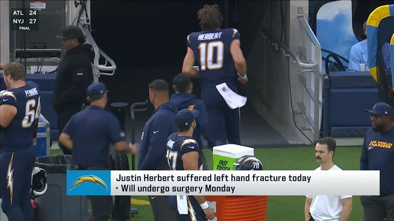 Los Angeles Chargers quarterback Justin Herbert suffered left hand ...