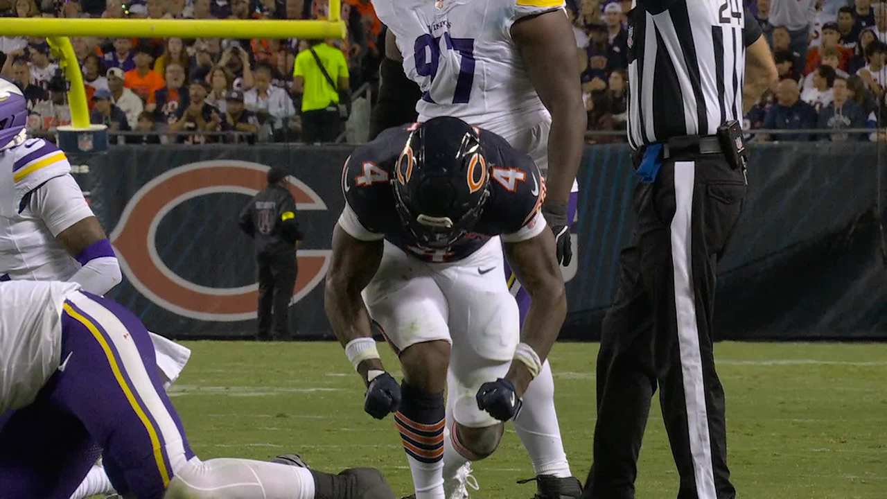 Chicago Bears running back D'Andre Swift's bulldozing technique is 100 on 5-yard pickup vs. Vikings