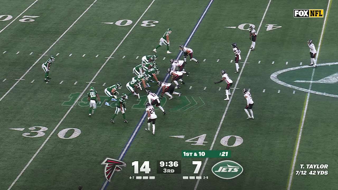 New York Jets running back Breece Hall looks like Garrett Wilson on ...