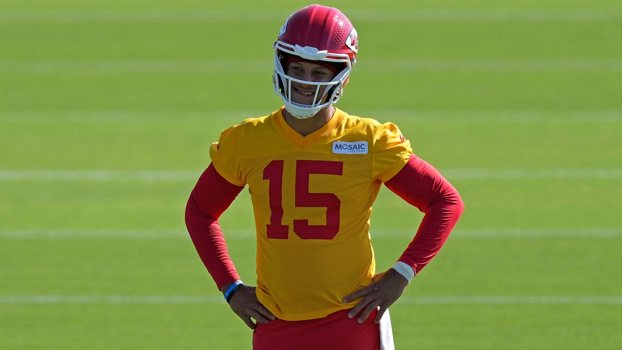 Chiefs' Patrick Mahomes responds to Raiders, Kermit doll: 'It'll get ...