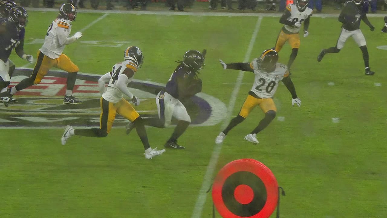 Baltimore Ravens running back Gus Edwards' cutback sparks 29-yard run on Ravens' longest play of ...