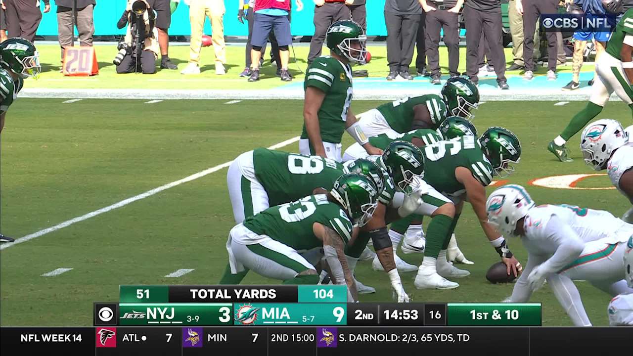 New York Jets quarterback Aaron Rodgers' sideline strike to wide ...