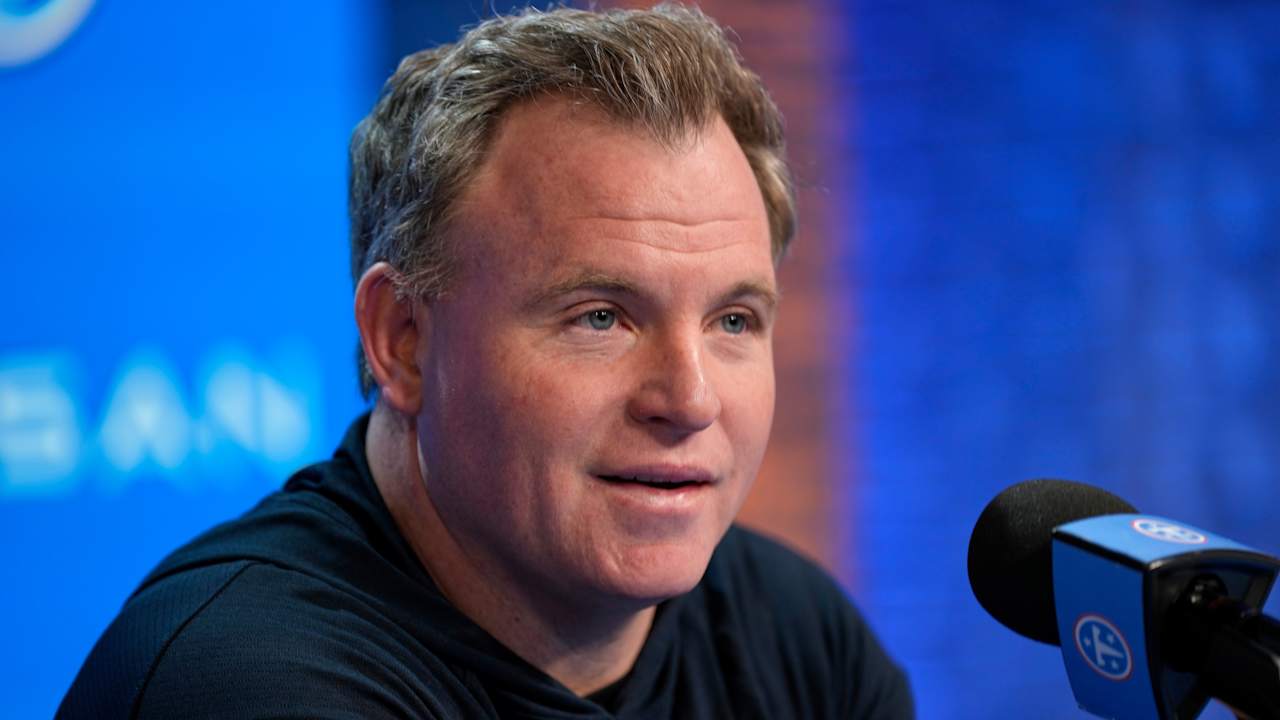 Titans GM Mike Borgonzi praises Notre Dame RB Jeremiyah Love, keeping ...