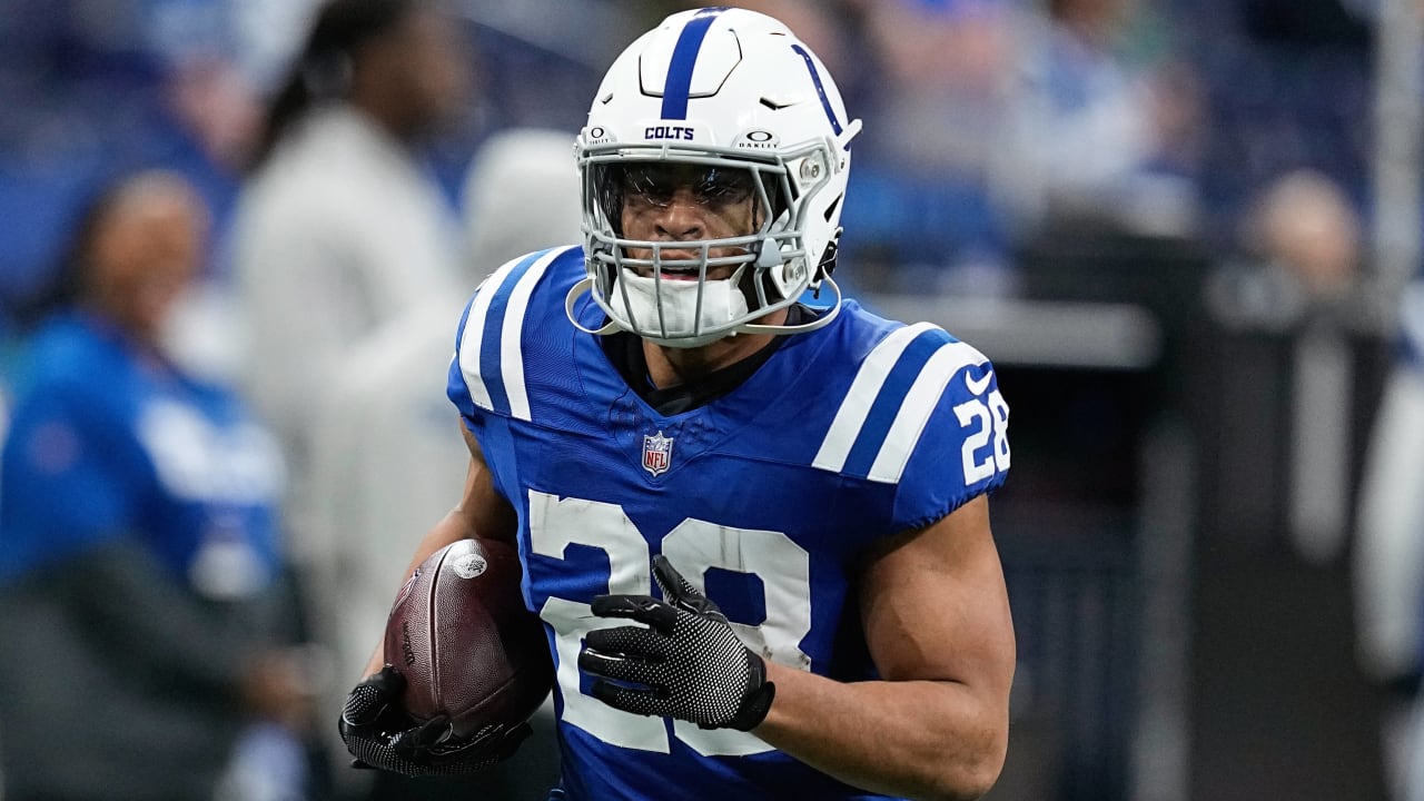 Colts' Jonathan Taylor misses out on fourth-and-1 chance after 188-yard ...