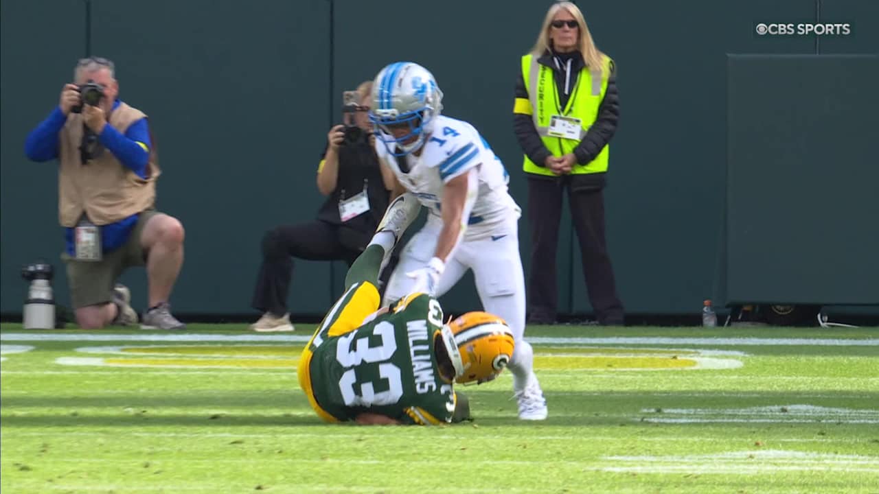 Green Bay Packers cornerback Evan Williams jumps in front of Detroit ...
