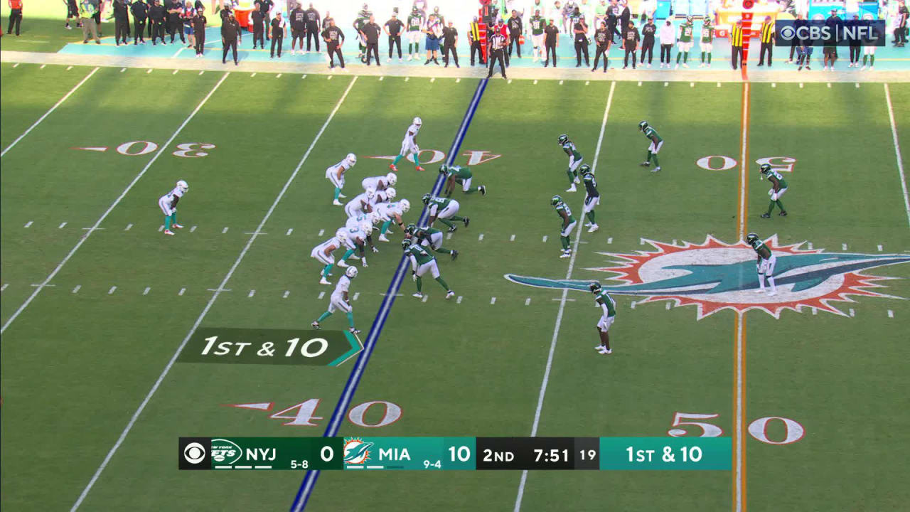 Can't-Miss Play: Miami Dolphins quarterback Tua Tagovailoa links up with wide receiver Jaylen ...