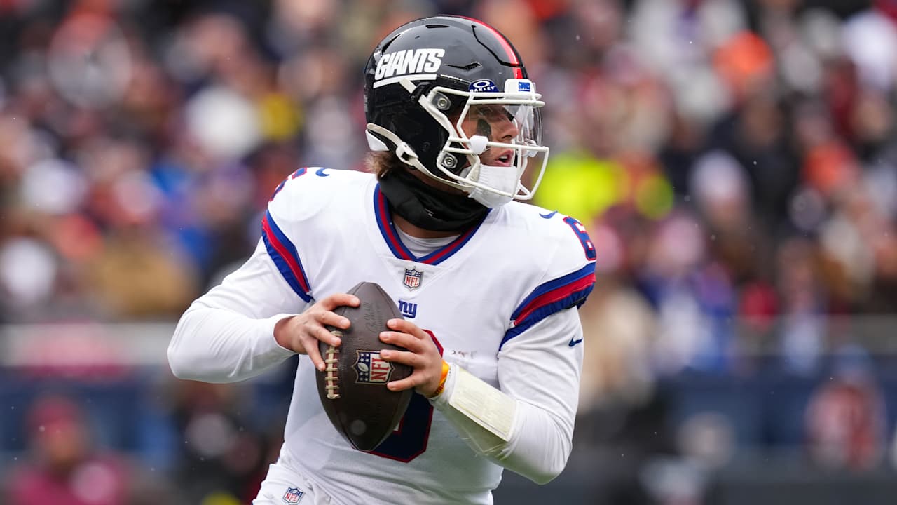 Giants QB Jaxson Dart ruled out after suffering concussion Sunday vs. Bears