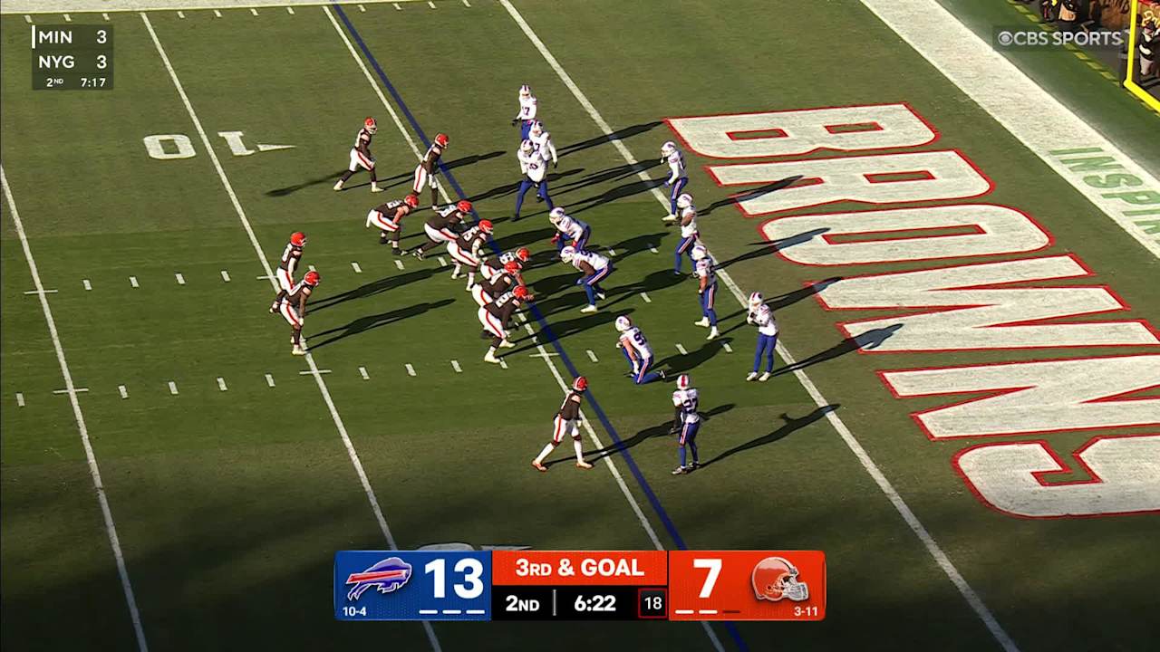 Cleveland Browns quarterback Dillon Gabriel's first snap of game ...