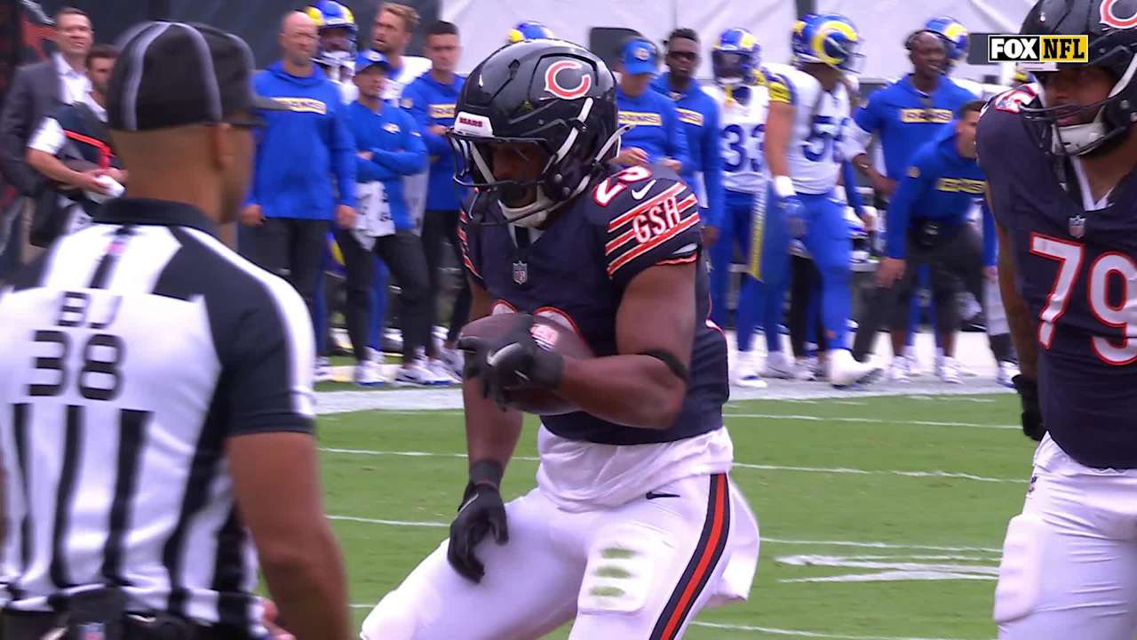 Chicago Bears running back Roschon Johnson rumbles into endzone for ...