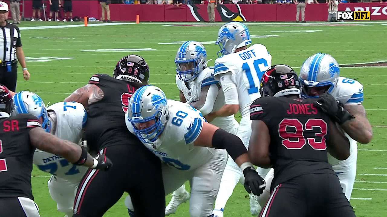 Detroit Lions running back David Montgomery rushes up middle for ...