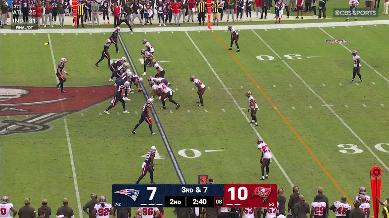 New England Patriots quarterback Drake Maye throws 26-yard strike to ...