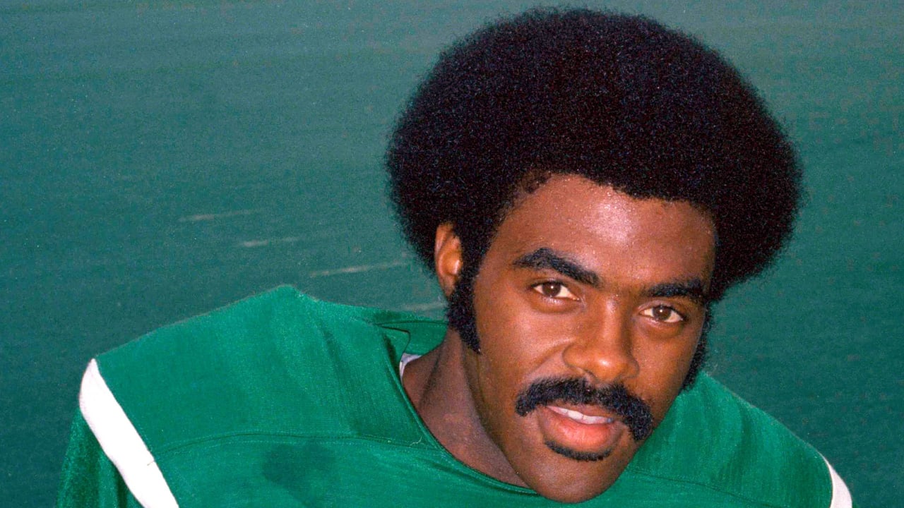 Richard Caster, three-time Pro Bowl tight end and wide receiver for ...