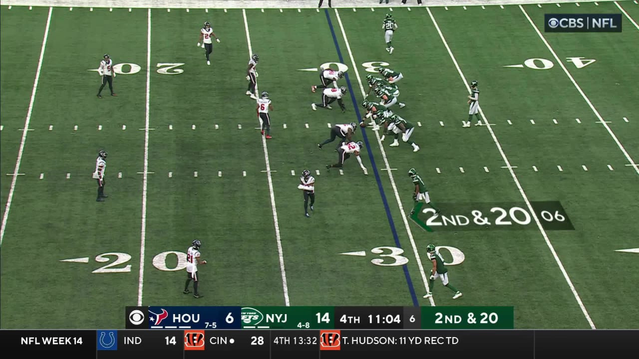 New York Jets quarterback Zach Wilson's pass to tight end Jeremy ...