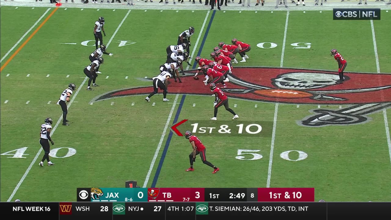 Tampa Bay Buccaneers quarterback Baker Mayfield climbs pocket to avoid ...