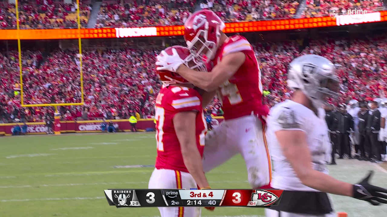 First touchdown of Black Friday 2024! Kansas City Chiefs quarterback ...
