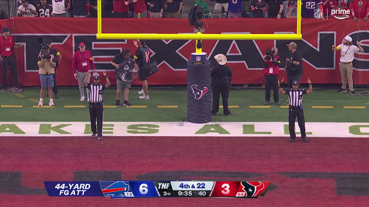 Buffalo Bills kicker Matt Prater drains a 44-yard field goal vs ...