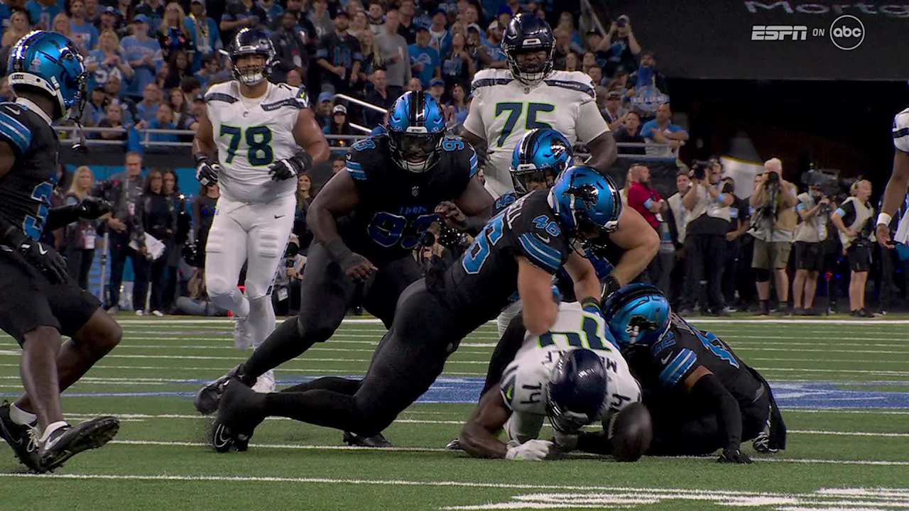 Can't-Miss Play: Detroit Lions linebacker Jack Campbell's forced fumble vs. wide receiver DK ...