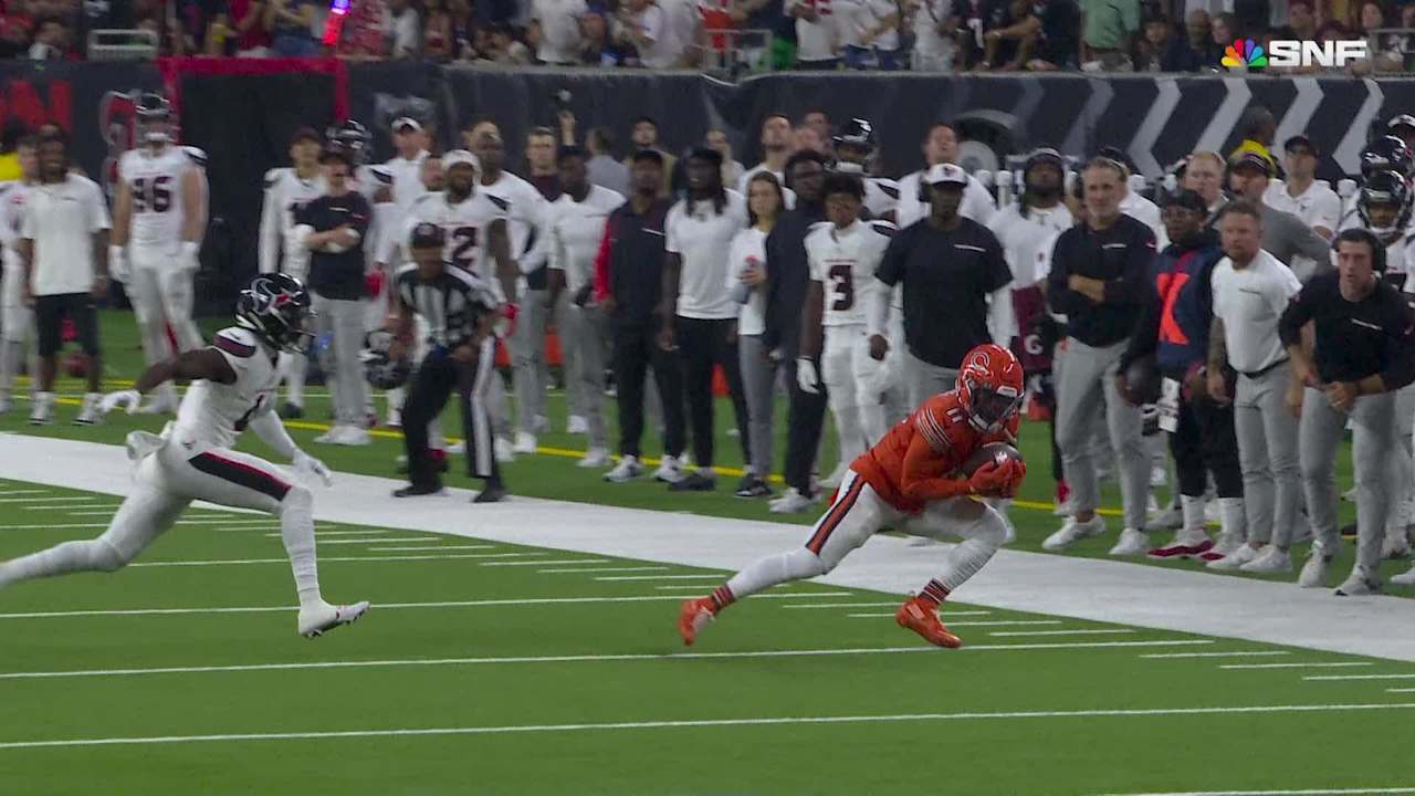 Chicago Bears wide receiver DeAndre Carter scoops Bears rookie ...