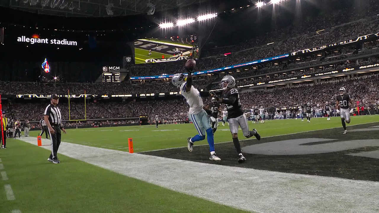 Dallas Cowboys wide receiver George Pickens can't get his feet in ...