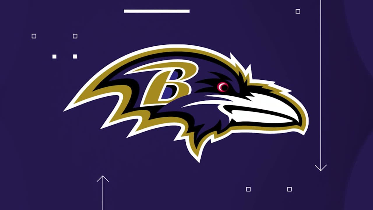 Baltimore Raven quarterback Lamar Jackson (back) will start Sunday vs ...