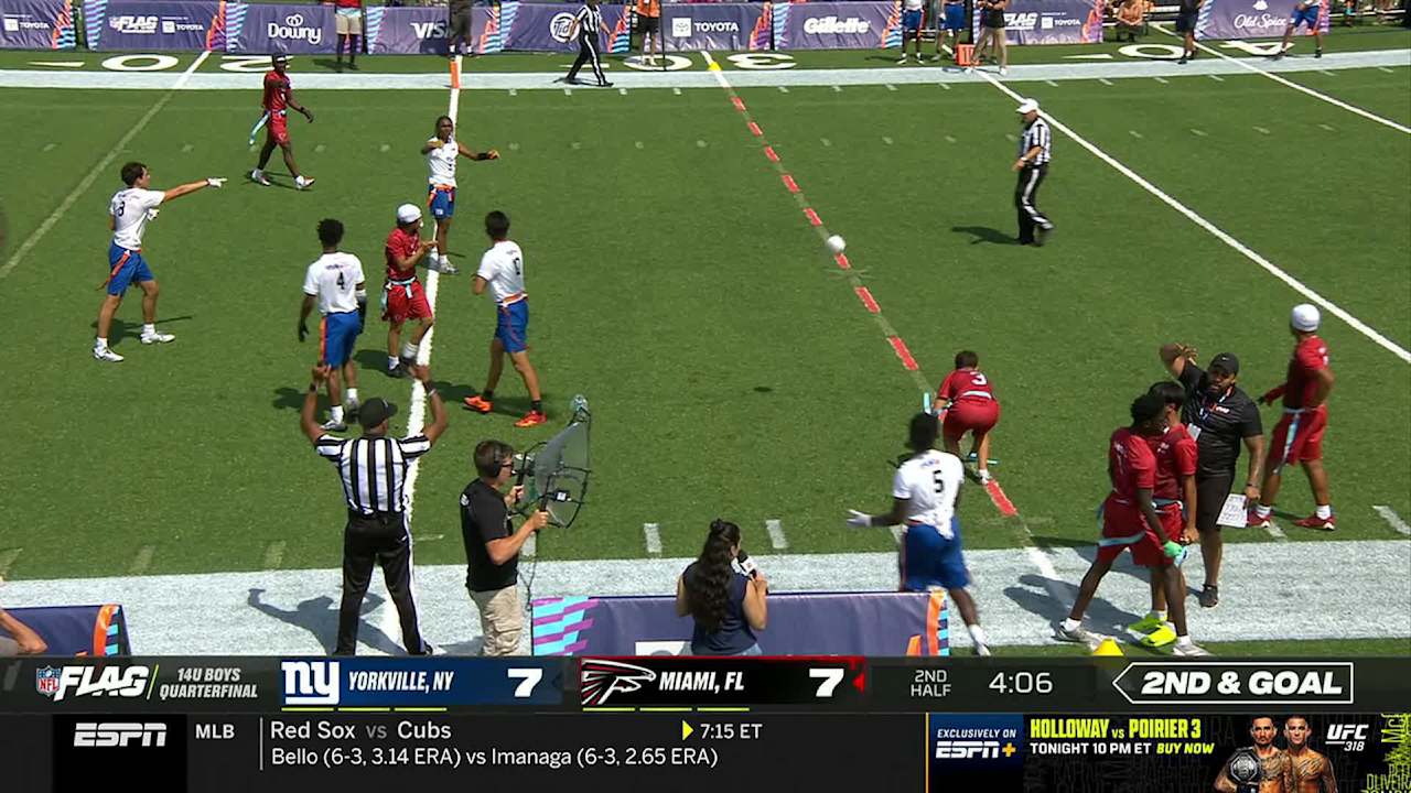 Vincenzo Mena flips it to Jacques Major for TD