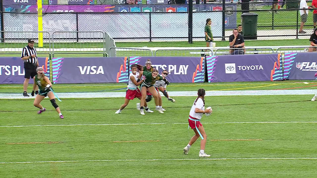 Quarterback Paige Russell holds steady in pocket for second TD strike