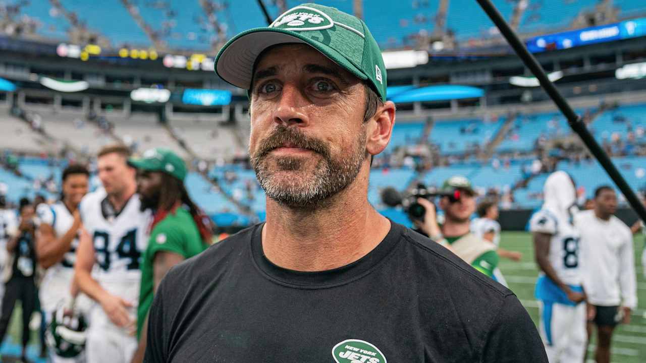 Mike Tomlin: Steelers have no 'deadline' for signing Aaron Rodgers