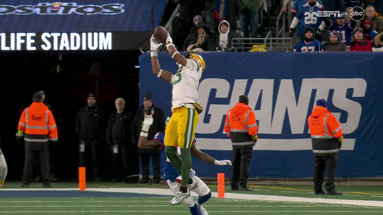Green Bay Packers wide receiver Dontayvion Wicks goes way upstairs on ...
