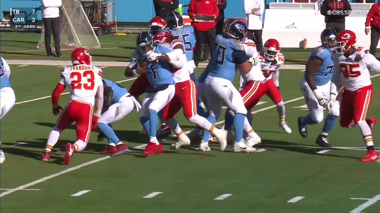 Kansas City Chiefs linebacker Nick Bolton blitzes up middle untouched ...