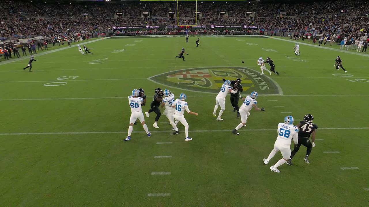 Detroit Lions quarterback Jared Goff's pass to tight end Sam LaPorta ...