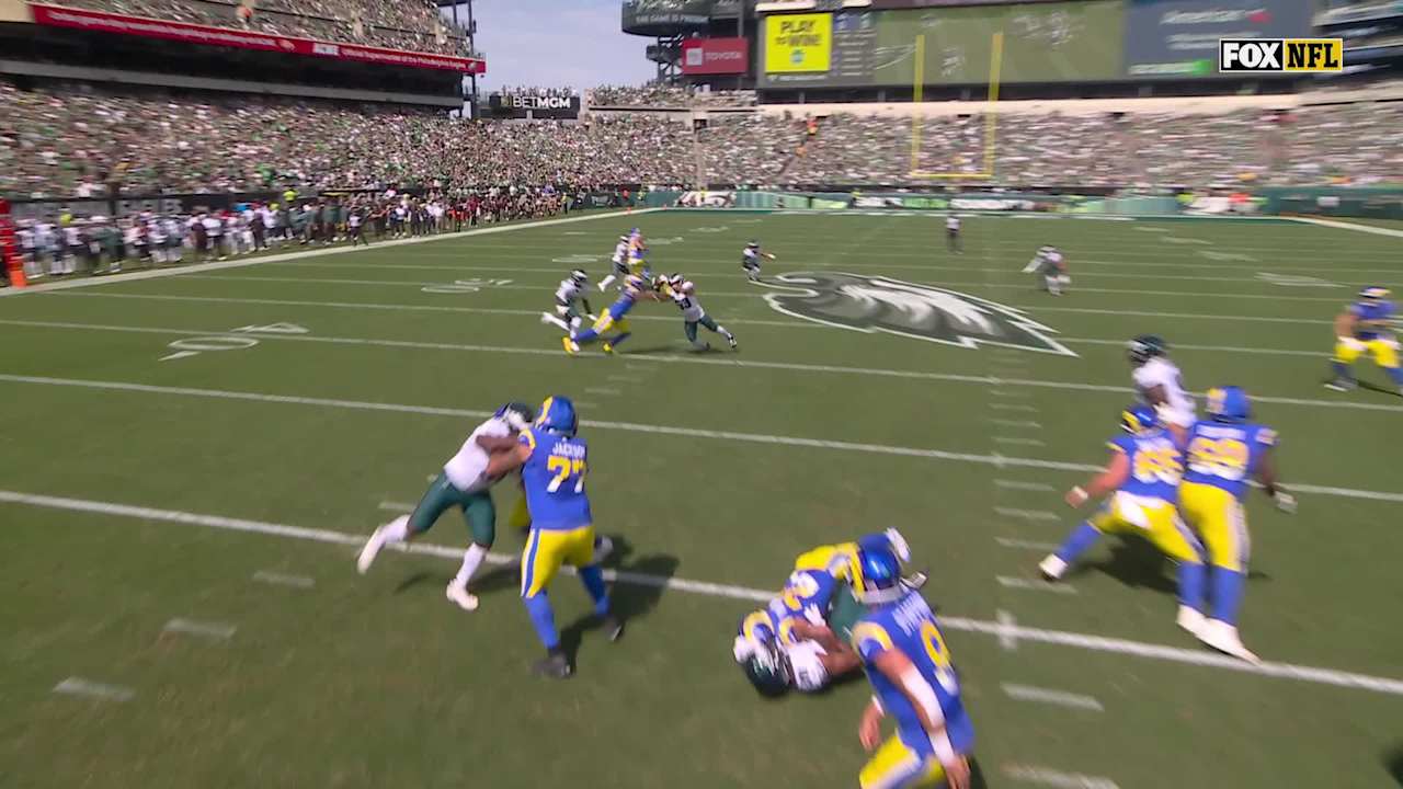 Philadelphia Eagles linebacker Zack Baun lurks for interception on ...