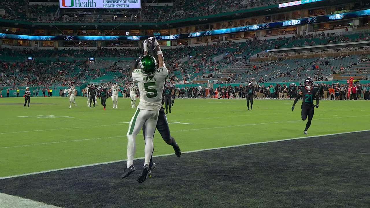 Can't-Miss Play: Wide receiver Garrett Wilson Mosses a Miami Dolphin to ...