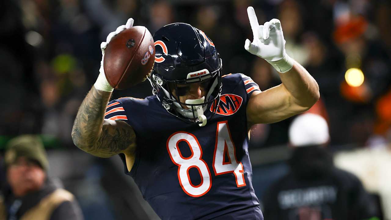 Bears TE Colston Loveland embracing larger role: 'I wouldn't want it ...