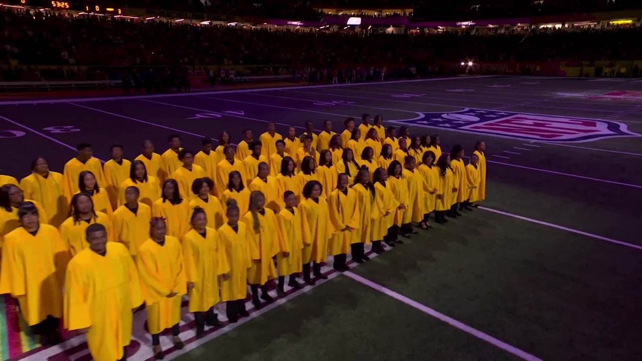 Ledisi, Otis Jones perform ‘Lift Every Voice and Sing’ during Super ...