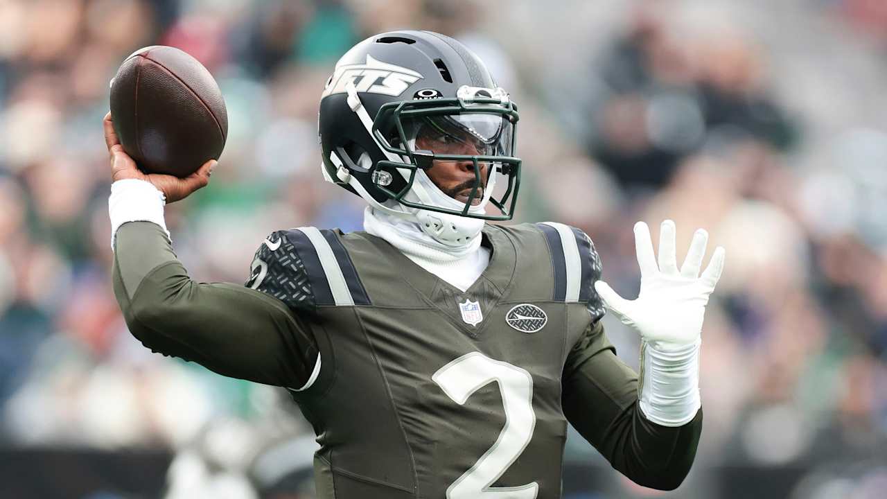 Packers sign veteran QB Tyrod Taylor to back up Jordan Love